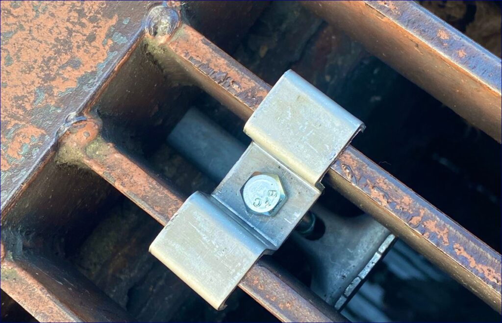 HCG Steel Saddle Clip Lock คลิปล็อค ที่ล็อคตะแกรง